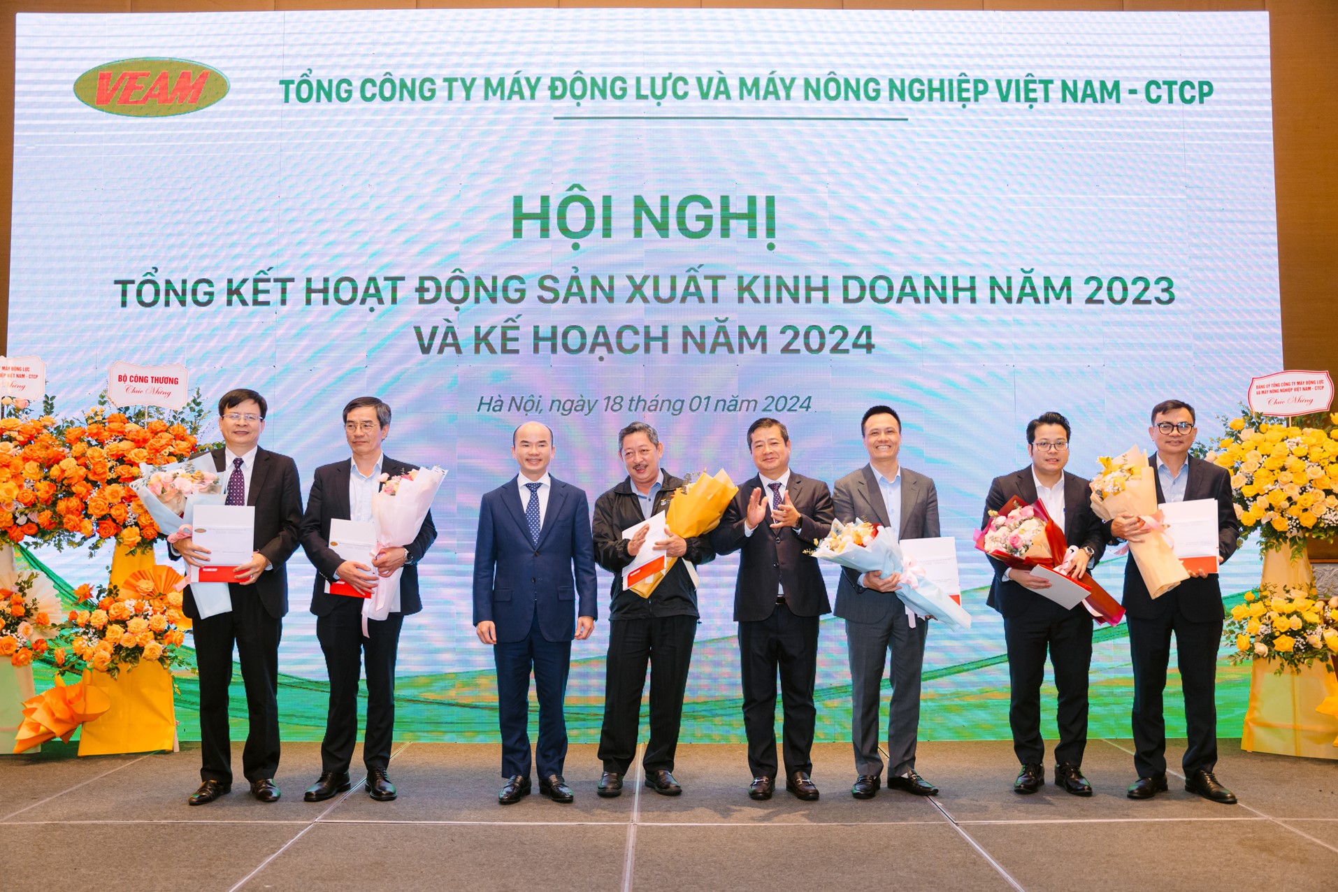 VEAM TỔ CHỨC HỘI NGHỊ TỔNG KẾT HOẠT ĐỘNG SXKD NĂM 2023 VÀ PHƯƠNG HƯỚNG, NHIỆM VỤ NĂM 2024